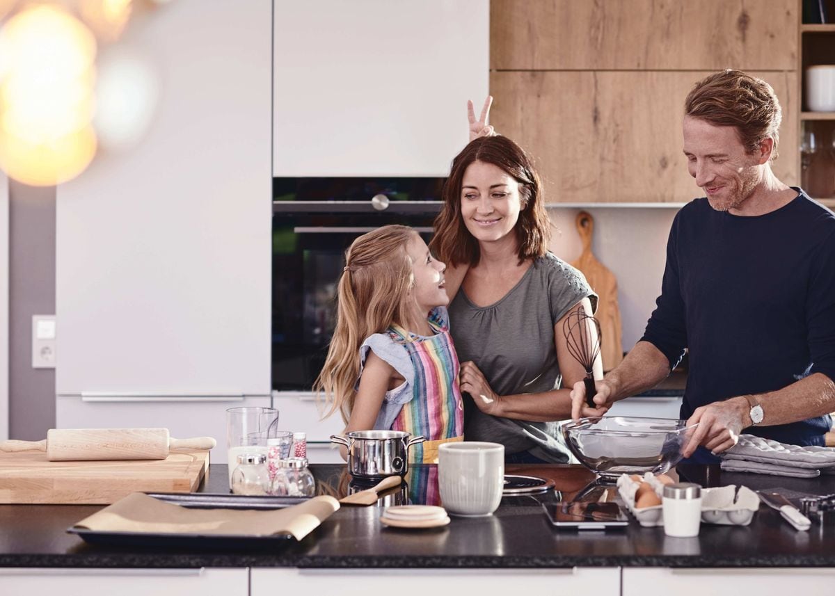 RAUVISIO crystal: the smart glass for your kitchen | REHAU