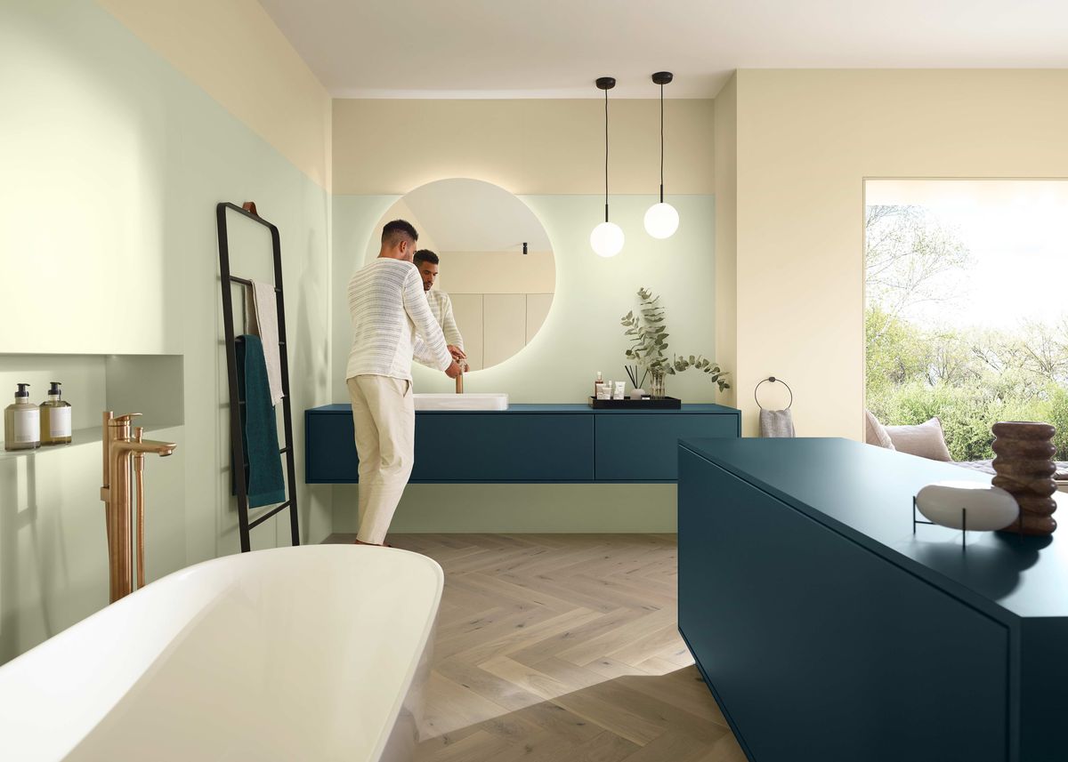 RAUVISIO crystal: the smart glass for your bathroom | REHAU